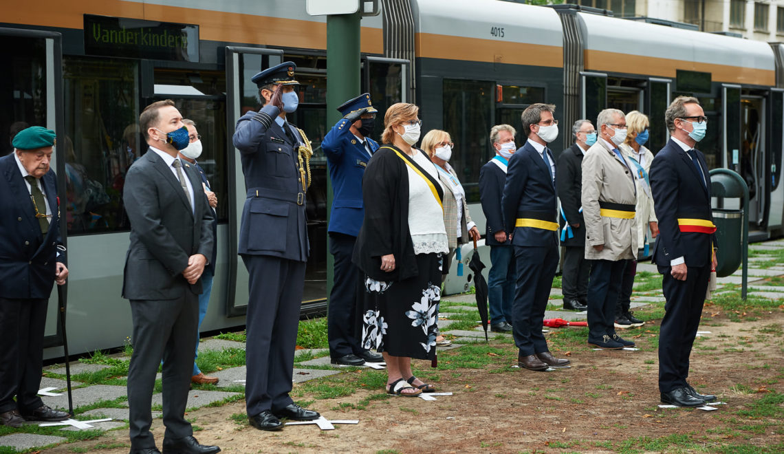 Célébration de la libération d’Uccle, devant la statue de Winston ...